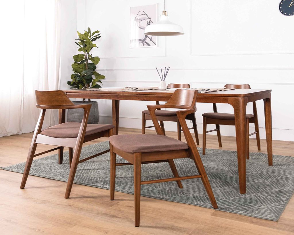 Jacob 1800 Dining Table | Heesz